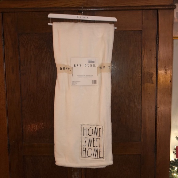 Rae Dunn | Bedding | Rae Dunn Home Sweet Home Plush Throw With Patch ...